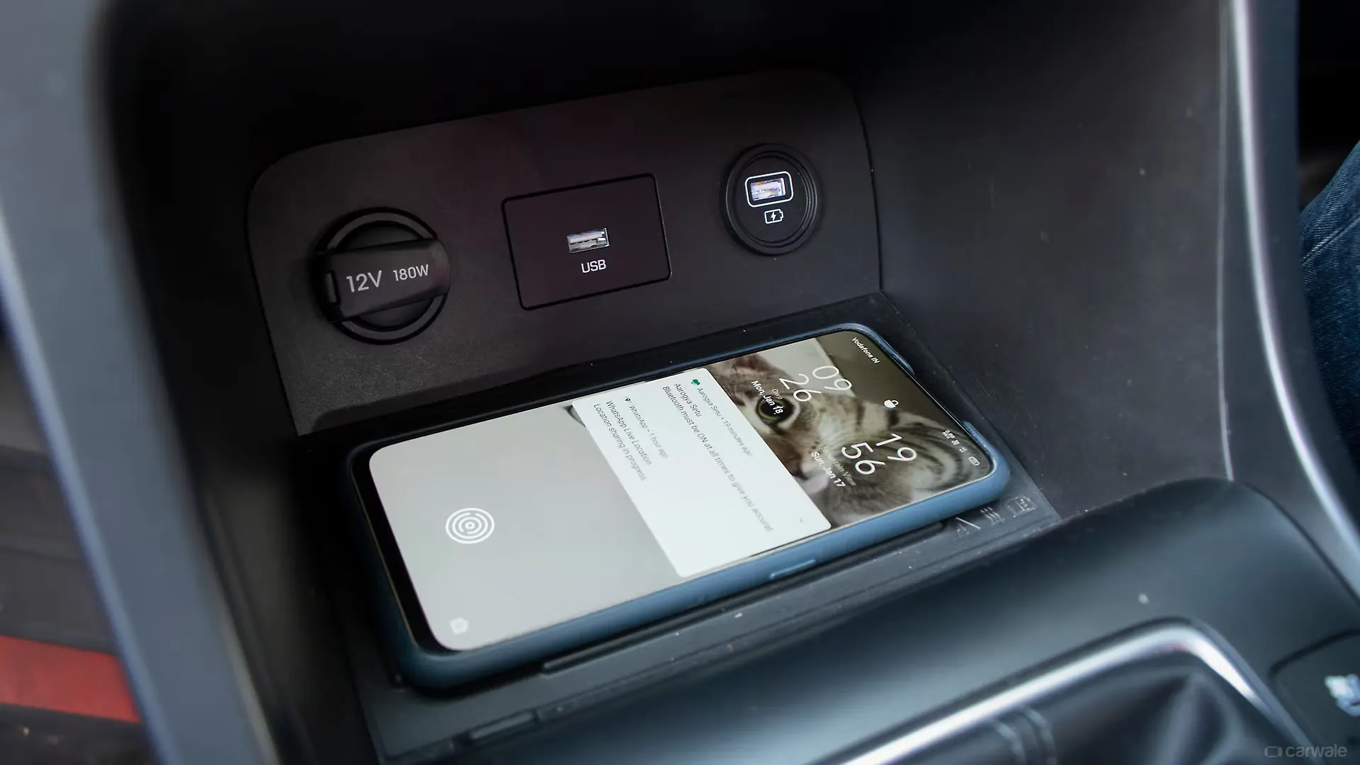 Creta USB Port/AUX/Power Socket/Wireless Charging Image, Creta Photos ... Creta USB Port/AUX/Power Socket/Wireless Charging Image, Creta Photos ...