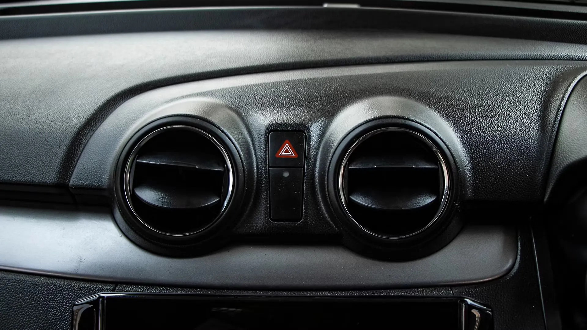 Swift Front Centre Air Vents Image, Swift Photos in India - CarWale