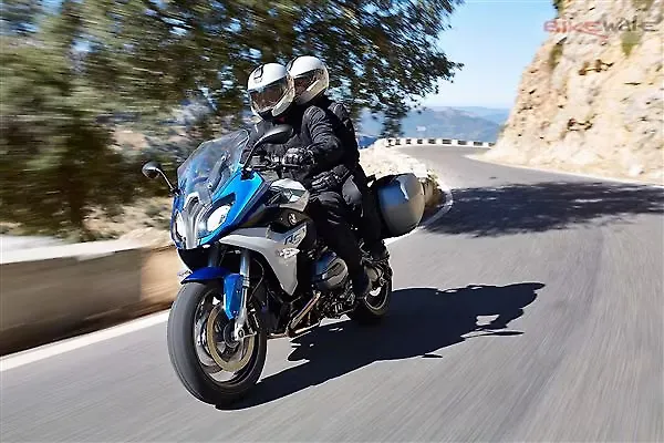 2015 BMW R1200RS picture gallery - BikeWale