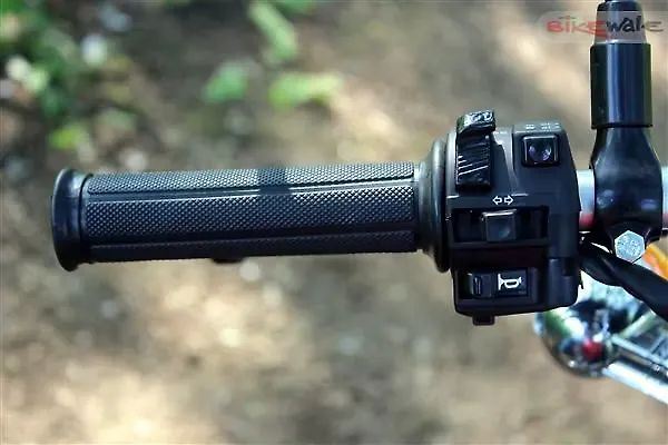 Hero Splendor Pro Classic Road Test Review - BikeWale