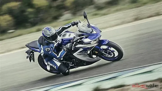 Yamaha YZF-R3 First Look Review - BikeWale