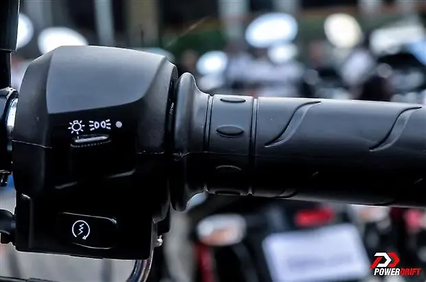 Mahindra Centuro - BikeWale