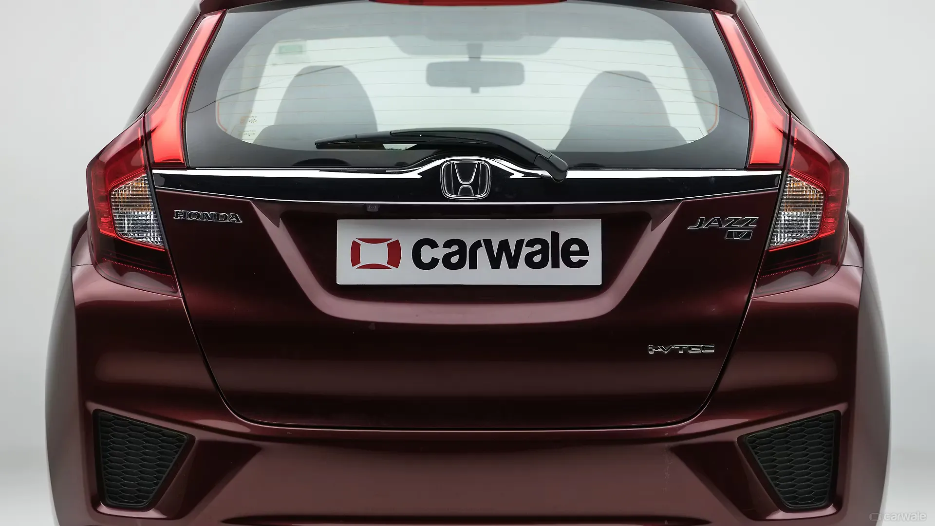 Honda Jazz [2015-2018] Photo, Rear view Image - CarWale