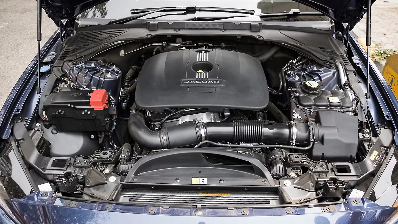 Jaguar XE Photo, engine bay Image - CarWale