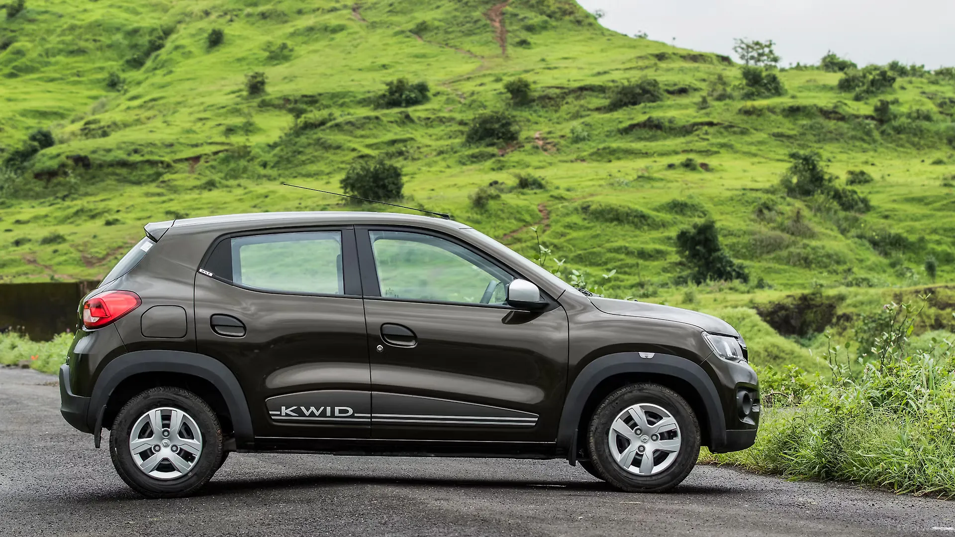 Renault Kwid Photo, Engine Bay Image - CarWale