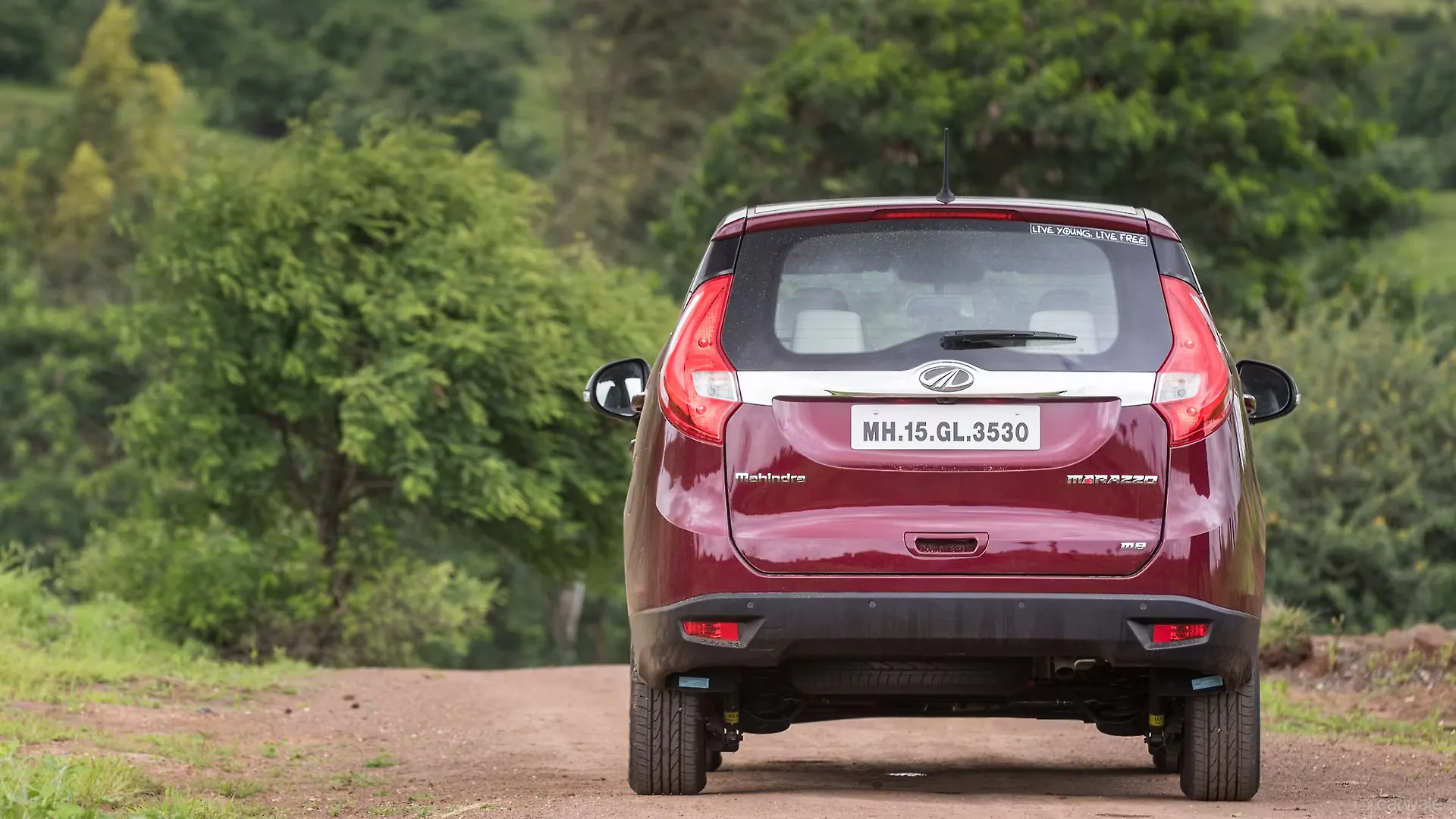 Mahindra Marazzo Photo, Exterior Image - CarWale
