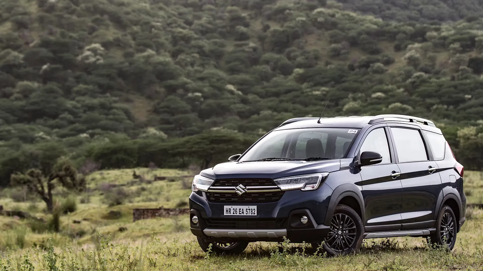 XL6 Images, Interior & Exterior Photo Gallery - CarWale