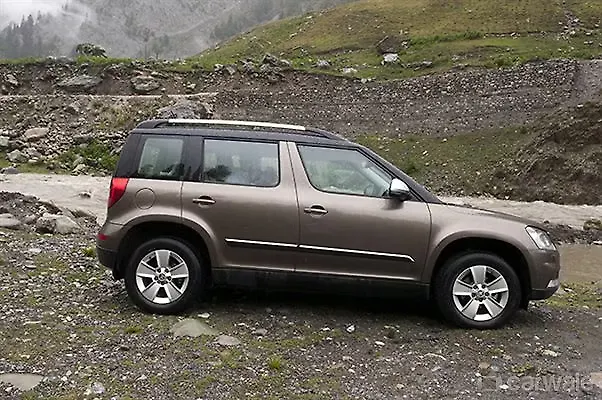 Skoda Yeti [2014-2015] Price, Images, Colors & Reviews - CarWale