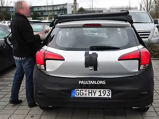 Next-generation Hyundai i20 spotted testing; interiors revealed - CarWale