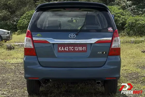 Toyota Innova Facelift - CarWale