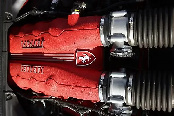 Ferrari California to be equipped with a new twin-turbo engine - CarWale