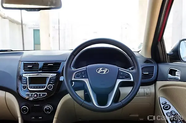 Hyundai Verna facelift - CarWale