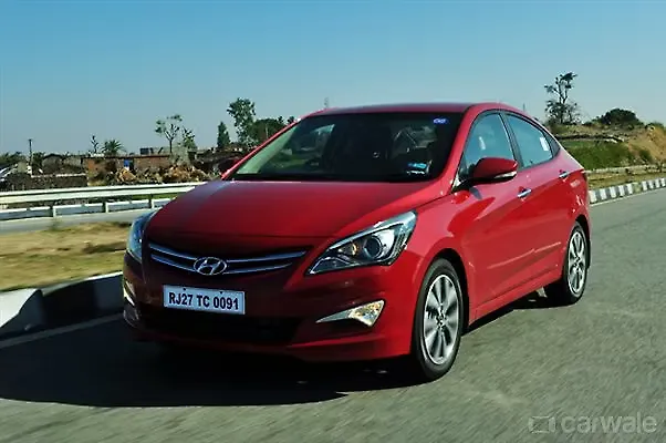 Hyundai Verna facelift - CarWale