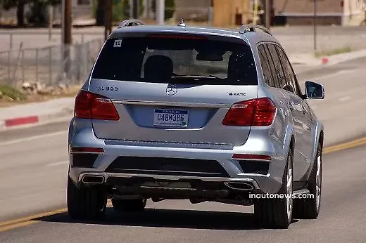 Mercedes-Benz GL-Class facelift spotted testing in the US - CarWale