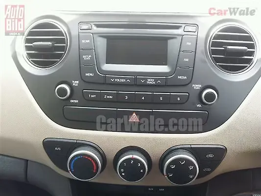 Hyundai Grand i10 interiors spied ahead of launch - CarWale