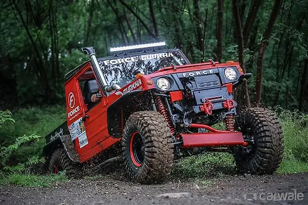 Force unveils their Gurkha cars for RFC 2015 - CarWale
