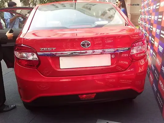 Tata Motors unveils new Zest sedan - CarWale
