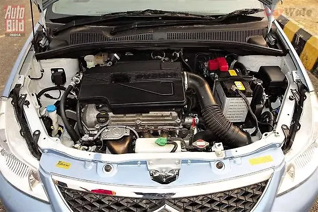 Maruti SX4 vs Honda City - CarWale