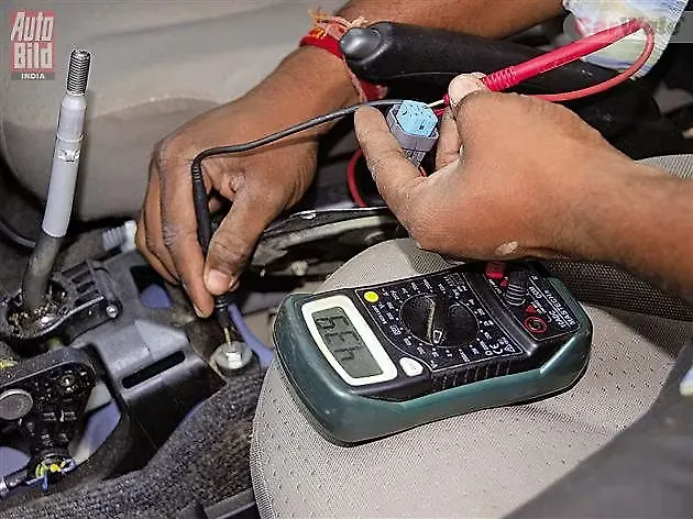 How to Install GPS Car Tracking System - CarWale