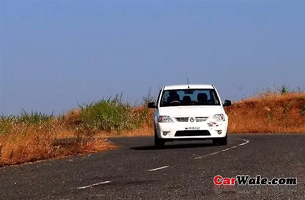 Mahindra-Renault Logan [2009-2011] Price, Images, Colors & Reviews ...