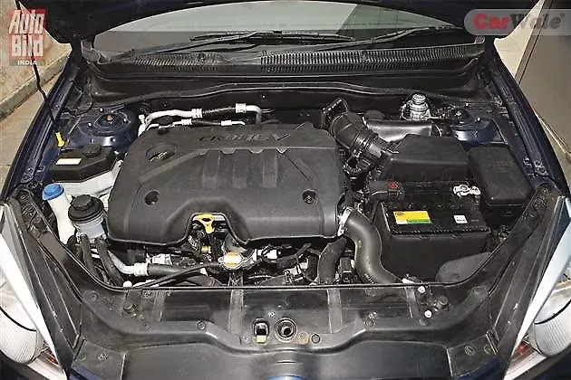 Fiat Linea VS Hyundai Verna Transform VS Maruti SX4 VS VW Vento - CarWale