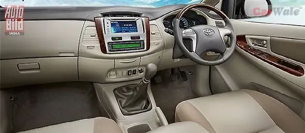 India bound Toyota Innova facelift launched in Indonesia - CarWale