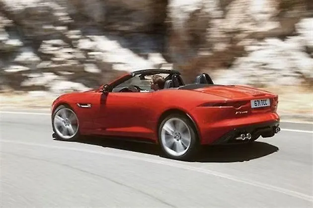 More pictures of Jaguar F-Type revealed - CarWale