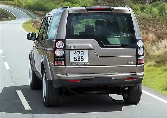 2015 Land Rover Discovery revealed - CarWale