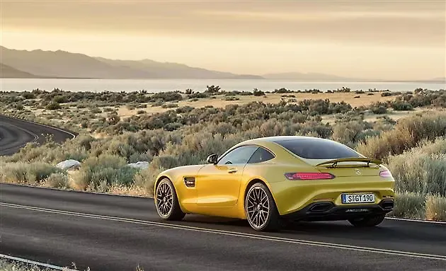 Mercedes-AMG GT breaks cover - CarWale
