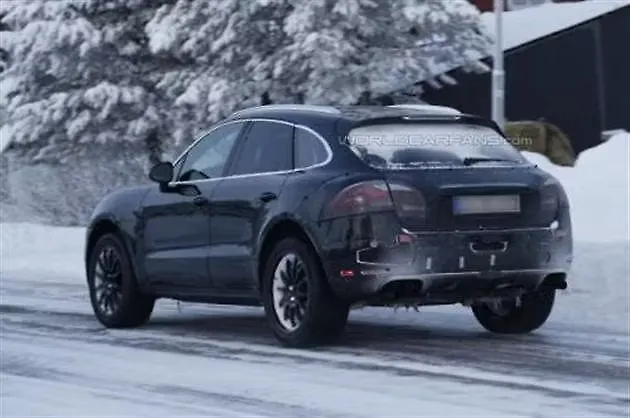 Porsche Macan spied testing in cold weather - CarWale