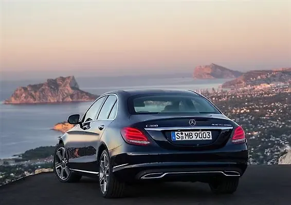 Mercedes-Benz C-Class hatchback rendered - CarWale
