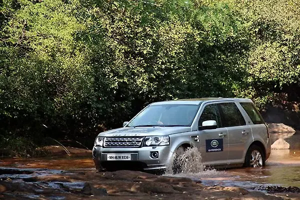 Freelander 2 Driving Experience - CarWale