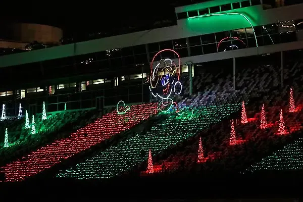 Watch this NASCAR track all lit up for Christmas - CarWale
