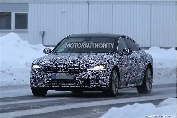 Audi A7 facelift spotted testing - CarWale