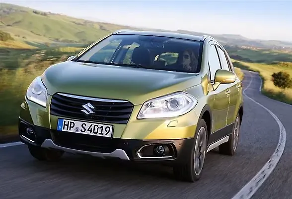 Maruti S-Cross SX4 spotted testing in India - CarWale