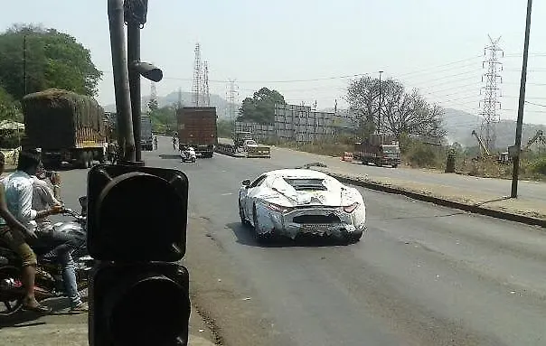 DC Avanti spied testing on the outskirts of Mumbai - CarWale