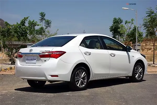 Toyota Corolla Altis launched in India at Rs 11.99 lakh - CarWale