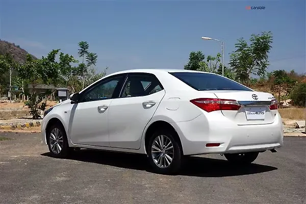 Toyota Corolla Altis launched in India at Rs 11.99 lakh - CarWale