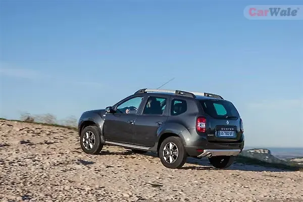 Renault Duster facelifted revealed - CarWale