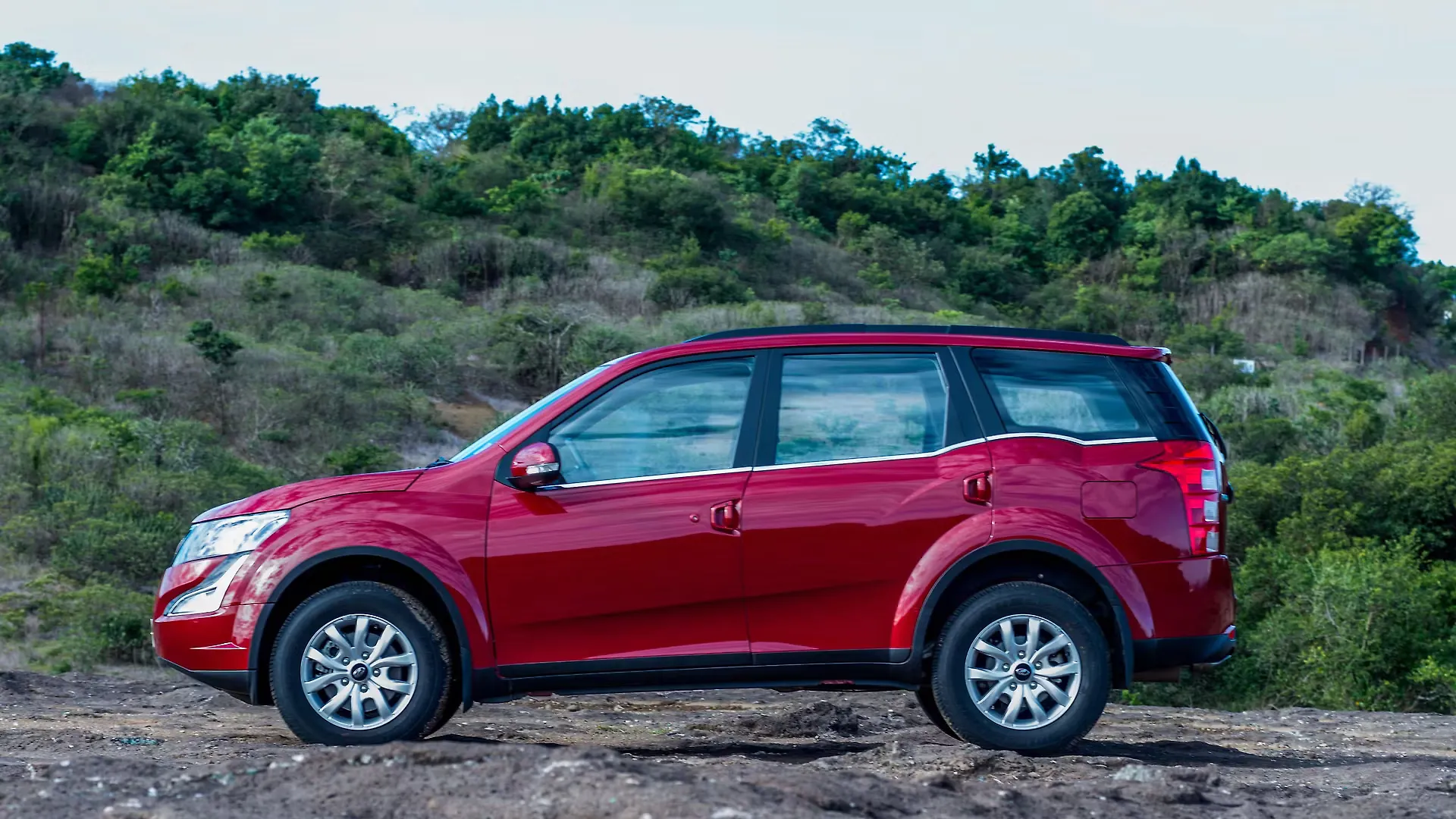 facelift road test Image, Mahindra XUV500 Photo - CarWale