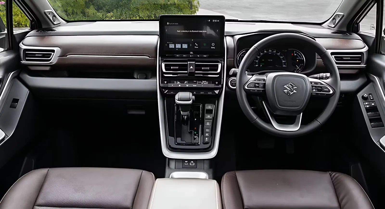 Maruti Invicto Alpha Plus variant - What to expect? - CarWale