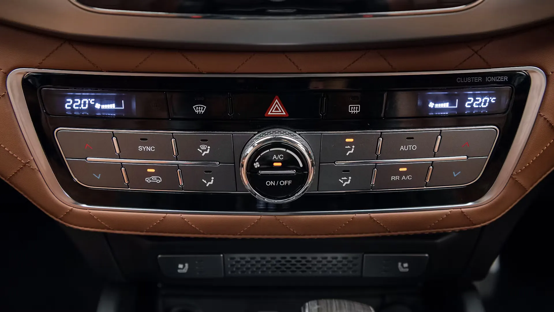 Mahindra Alturas G4 Images, Interior & Exterior Photo Gallery - CarWale