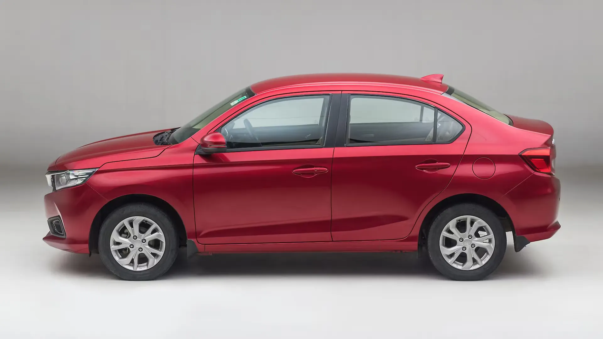 Honda Amaze Photo, amaze left side view Image - CarWale
