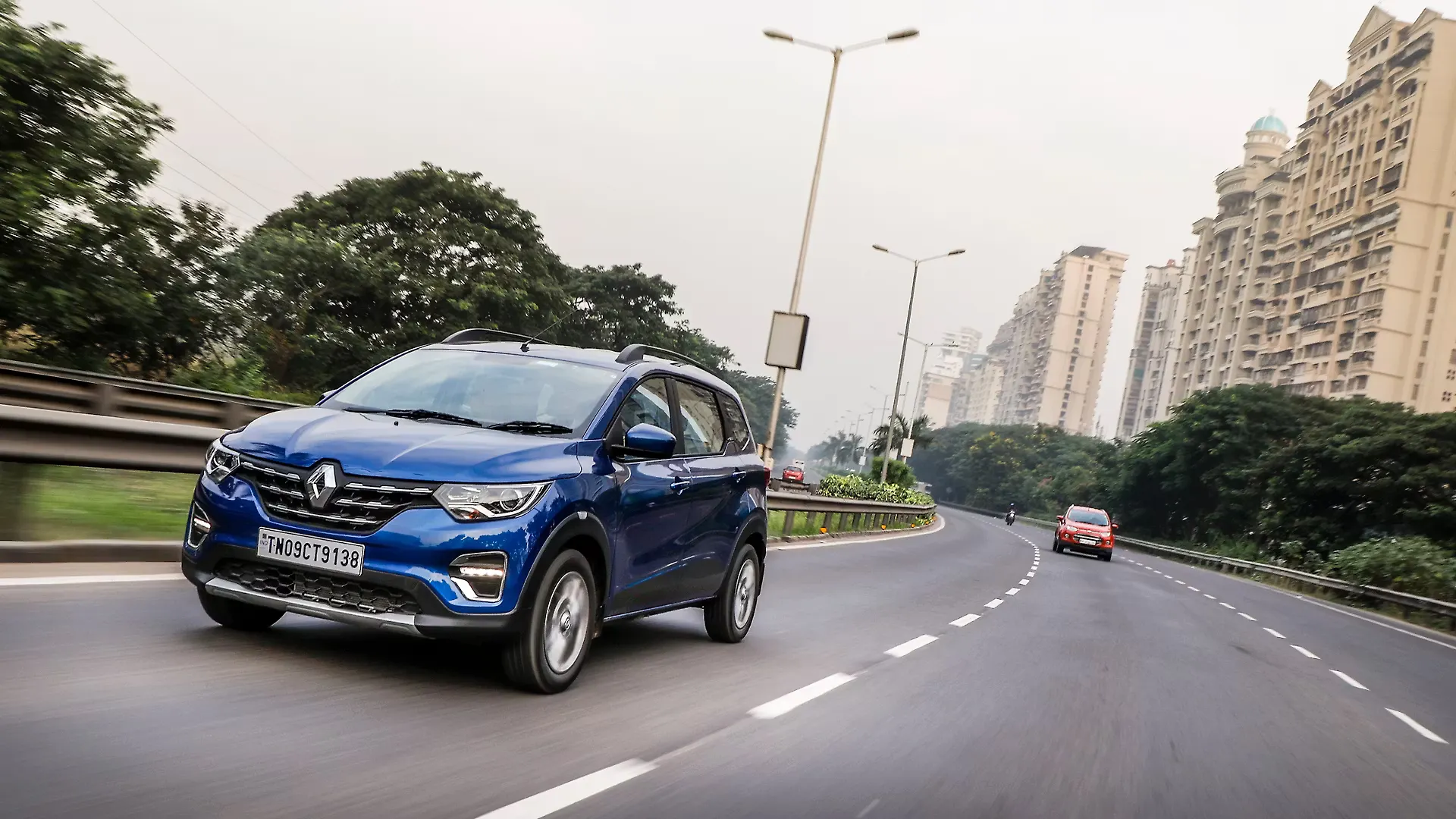 Renault Triber Images, Interior & Exterior Photo Gallery - CarWale