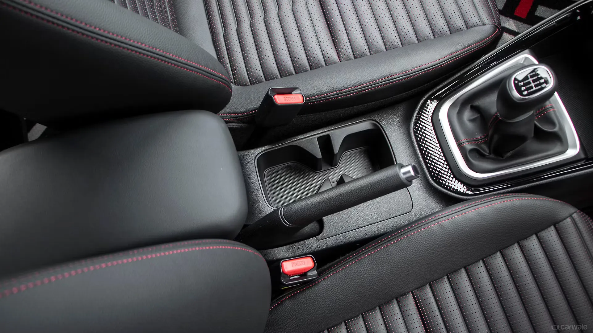 Kia Sonet Photo, kia sonet center console centre console storage7 Image ...