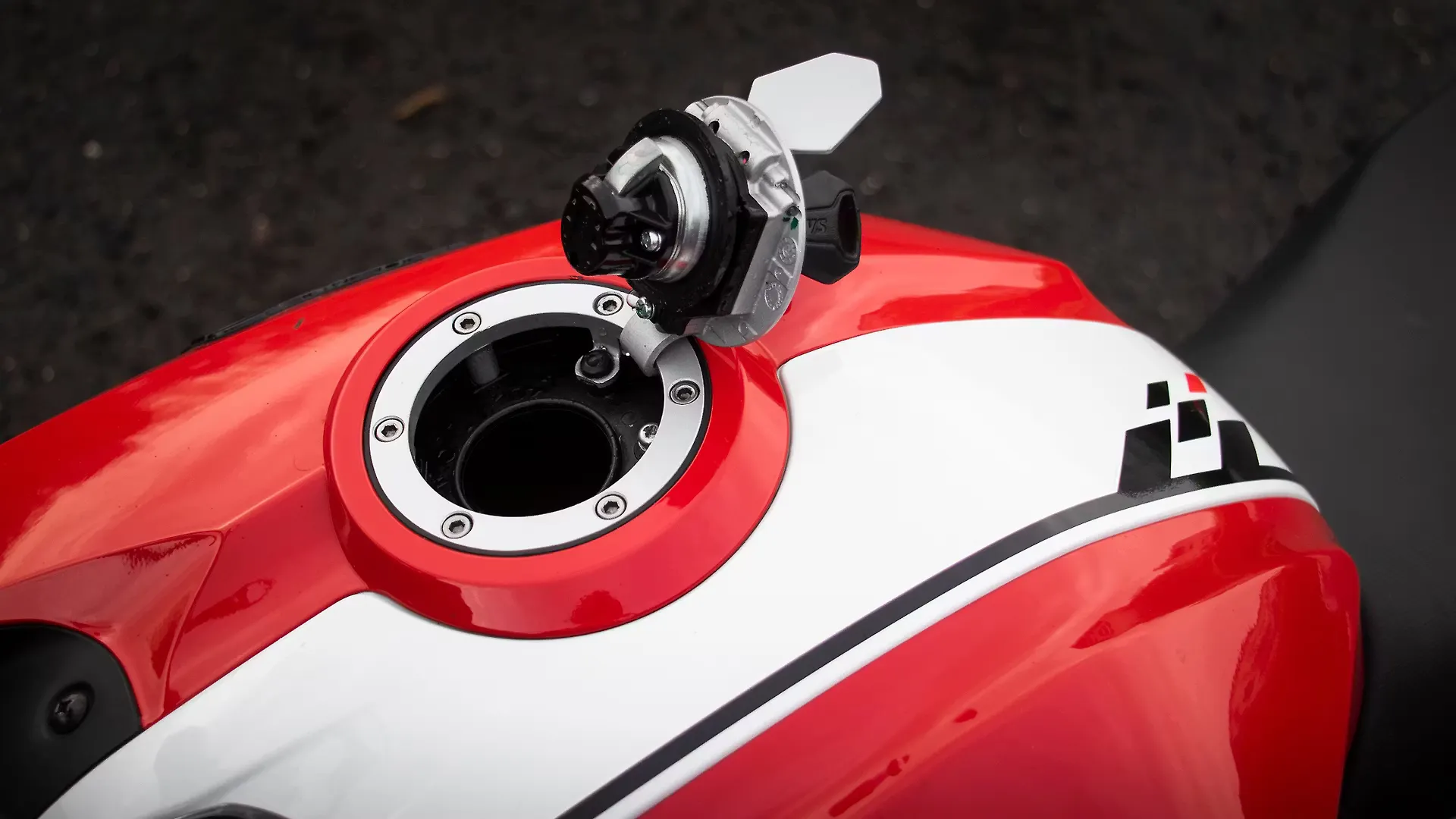 Apache Rtr 200 Tank Cover | atelier-yuwa.ciao.jp