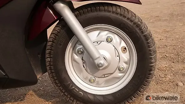 Yamaha Ray [2016] Front Three-Quarter Image – BikeWale