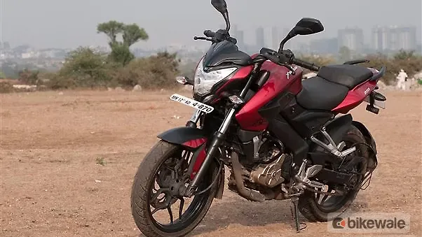 Images of Bajaj Pulsar NS200 | Photos of Pulsar NS200 - BikeWale