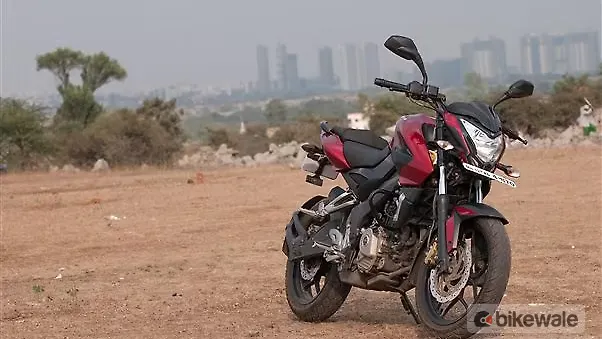 Images of Bajaj Pulsar NS200 | Photos of Pulsar NS200 - BikeWale