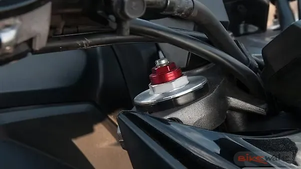 Kawasaki Z800 Wheels-Tyres Image – BikeWale